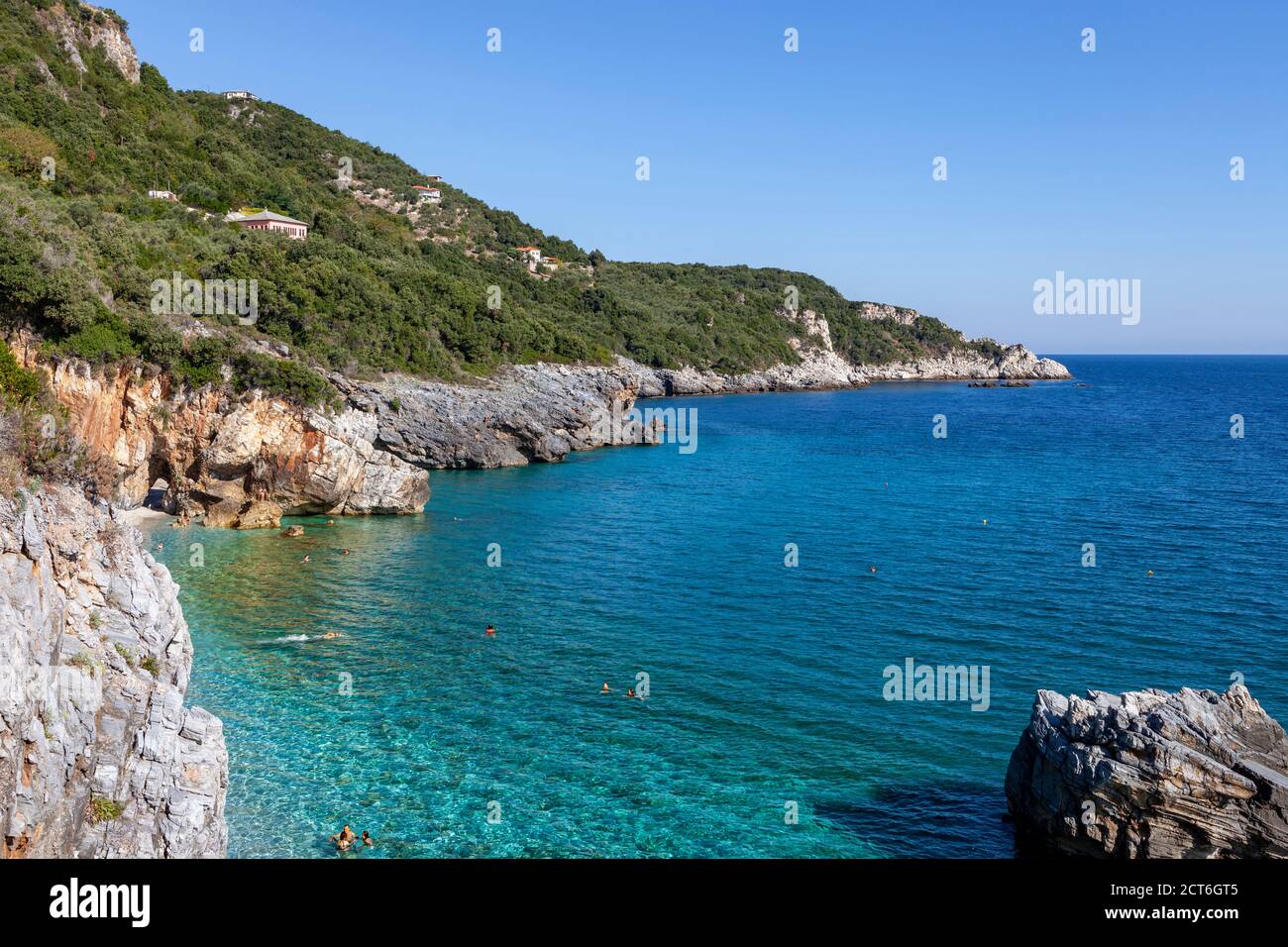 Plages de Grèce, formations rocheuses sur la plage de Mylopotamos ...