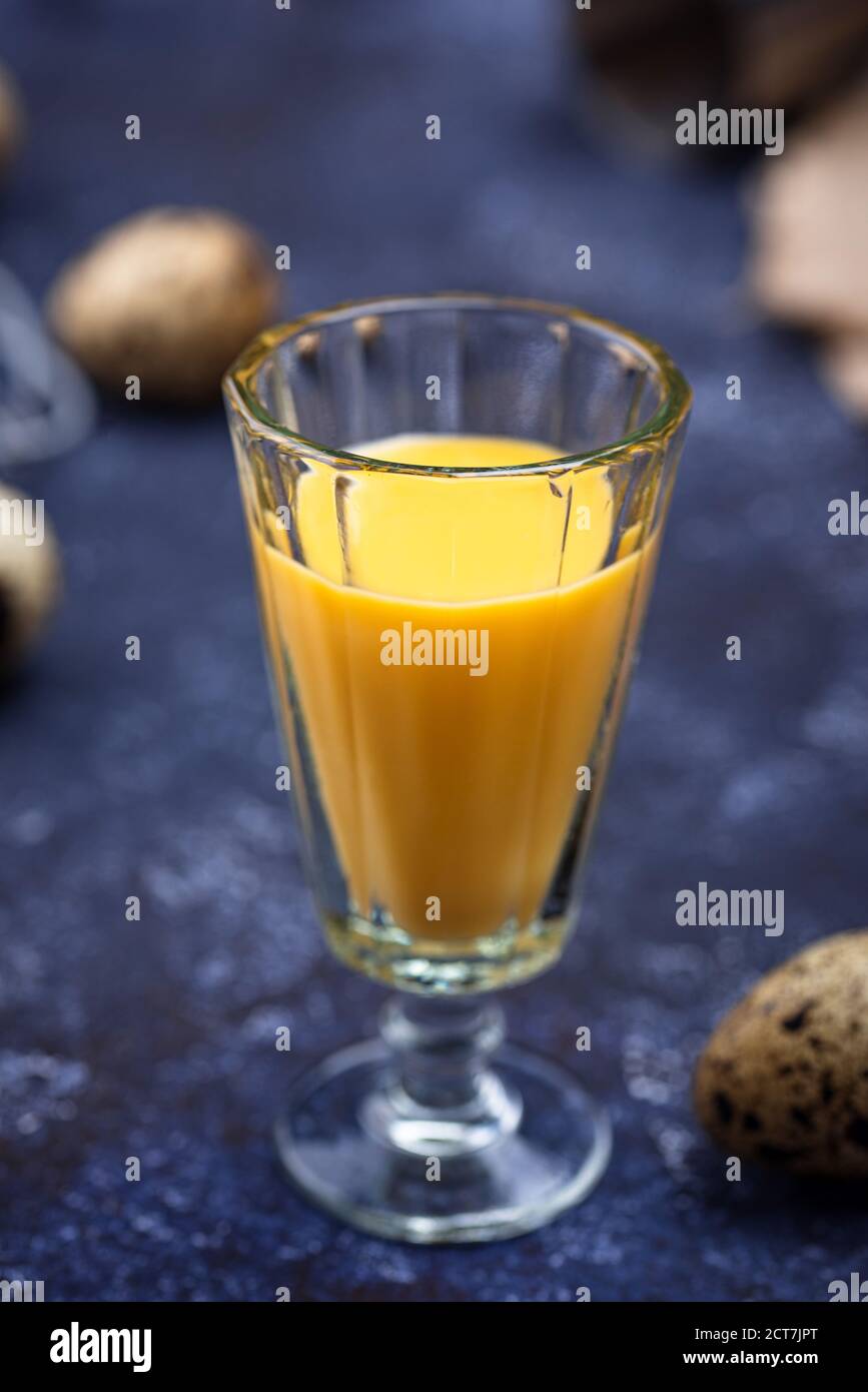 Vov liqueur Banque de photographies et d’images à haute résolution - Alamy