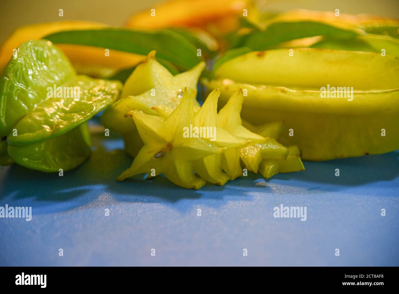 Fruit étoilé (Averrhoa carambola). La carabole est un fruit asiatique ...