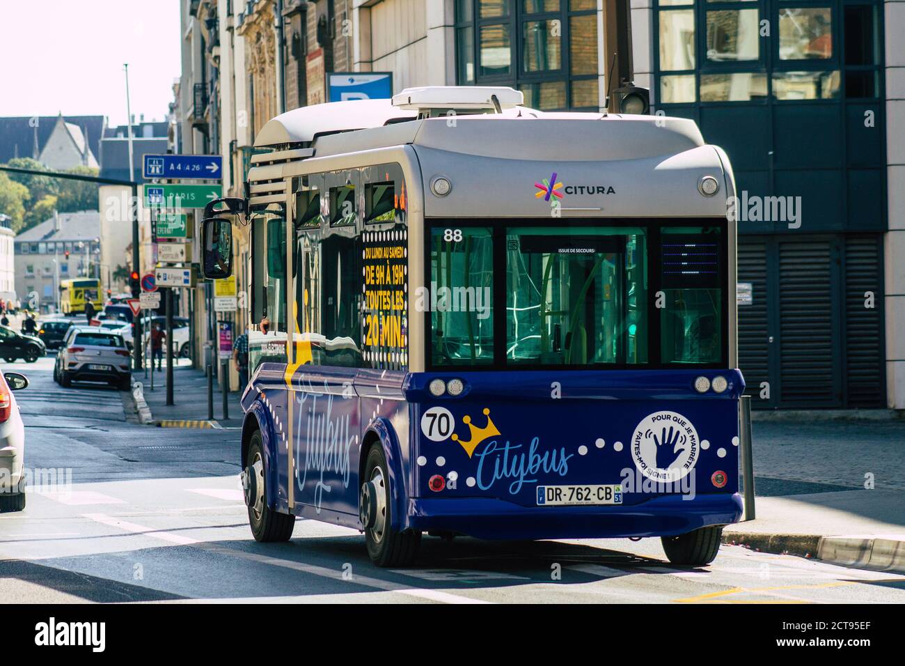 Reims France 21 septembre 2020 vue d'un bus urbain traditionnel pour ...