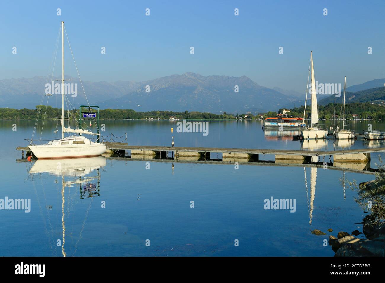 Lago di viverone Banque de photographies et d’images à haute résolution ...