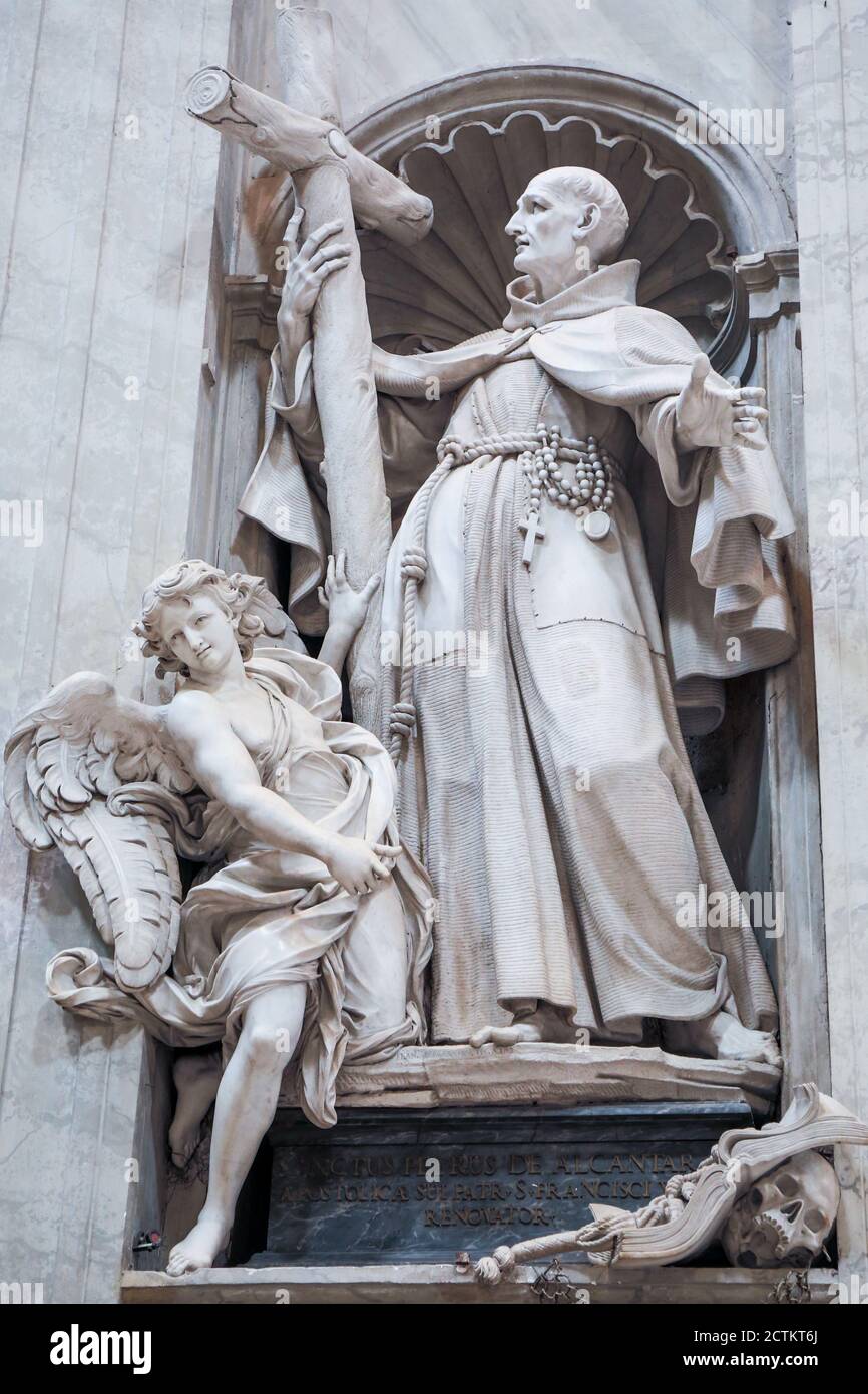 Sculpture statue dans la basilique st peters Banque de photographies et ...