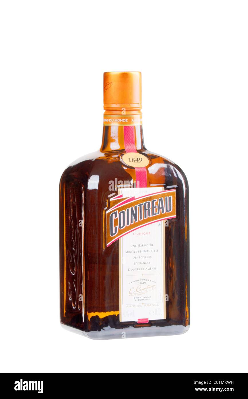Cointreau orange liqueur bottle Banque de photographies et d’images à ...