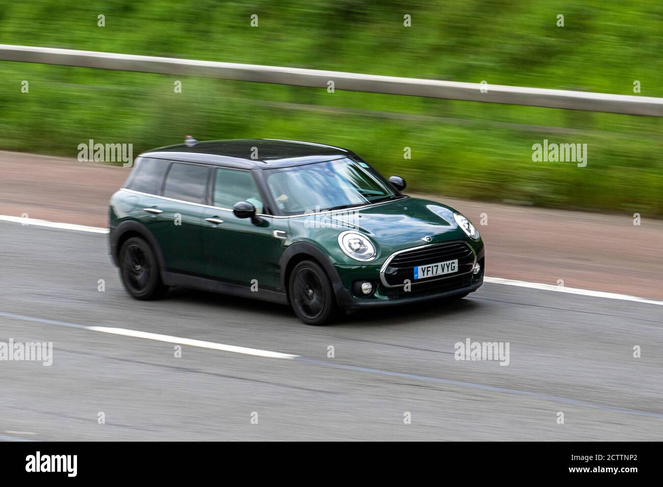 2017 vert Mini Clubman Cooper D; véhicules mobiles pour la circulation ...