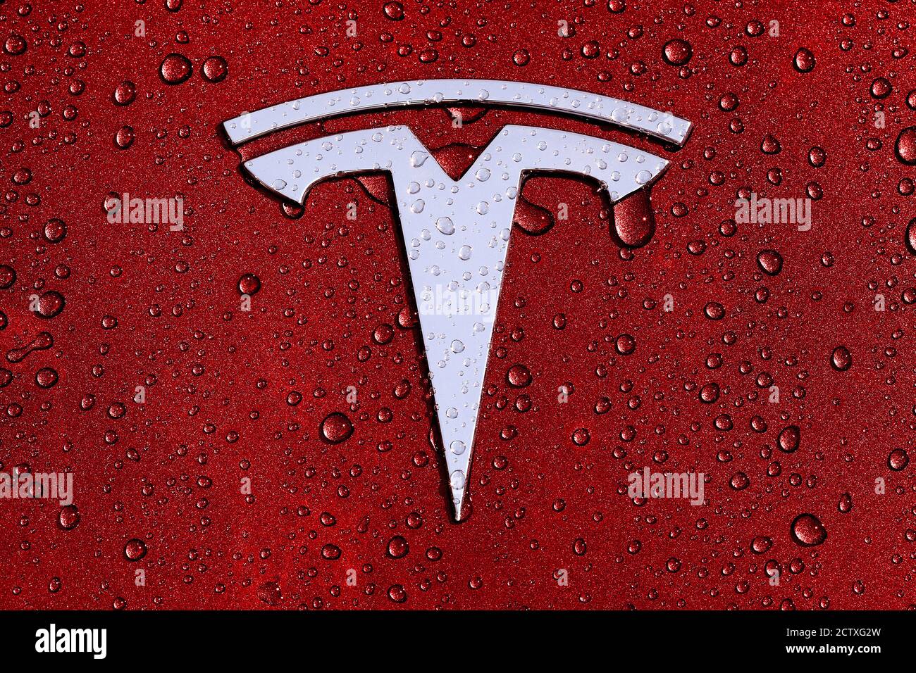 Tesla logo Banque de photographies et d’images à haute résolution - Alamy