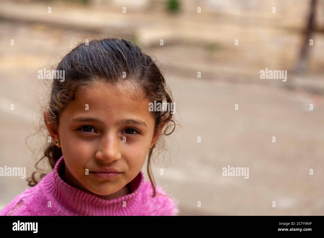 Year old girl arab girl Banque de photographies et d’images à haute ...