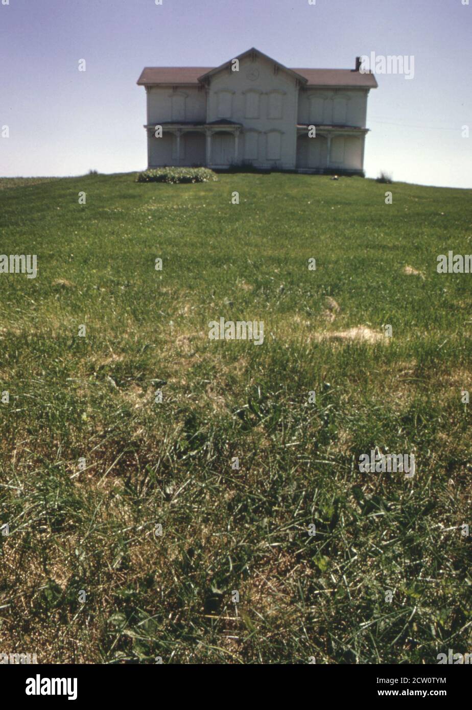 Photo historique des années 1970 : ferme fermée à Zearing il ca. Juin ...