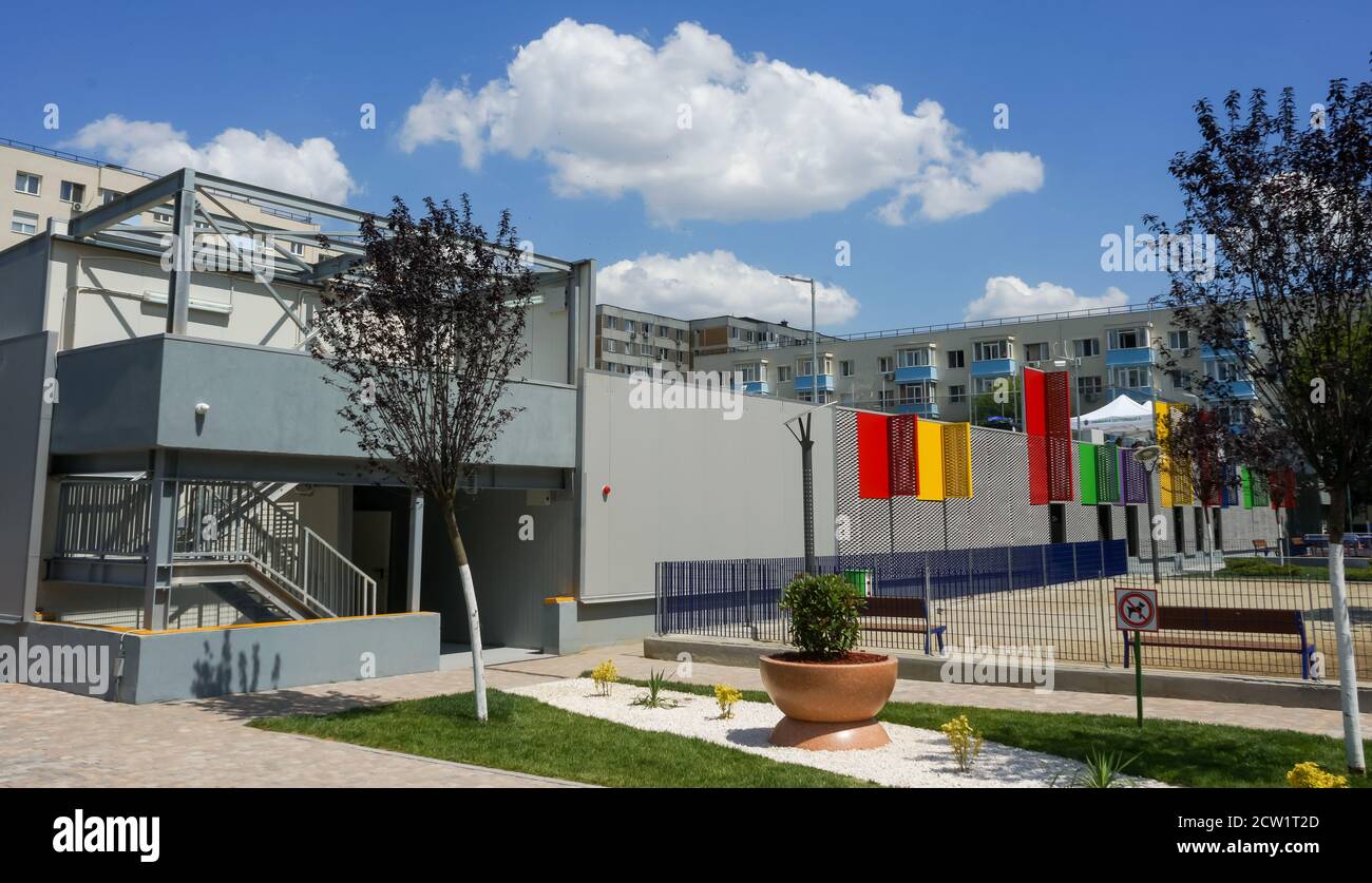 Bucarest, Roumanie - 26 juin 2020 un parking de plusieurs étages ...