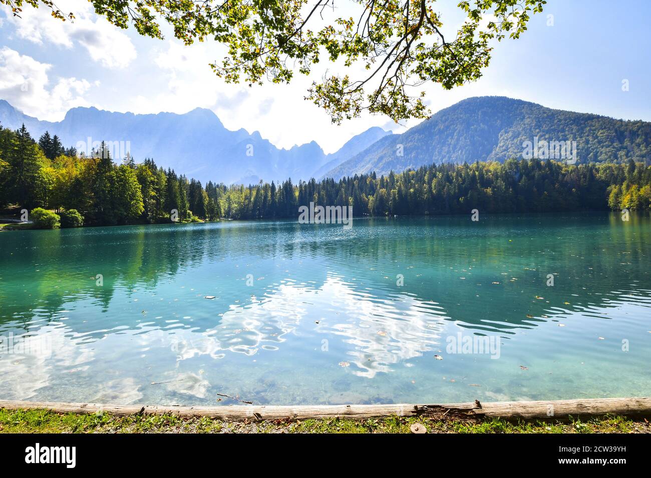 Lac laghi di fusine italie Banque de photographies et d’images à haute ...