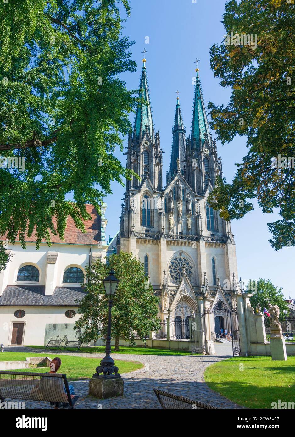 Olomouc (Olmütz) : Cathédrale Saint Venceslas (Katedrala svateho Vaclava) dans la vieille ville ...