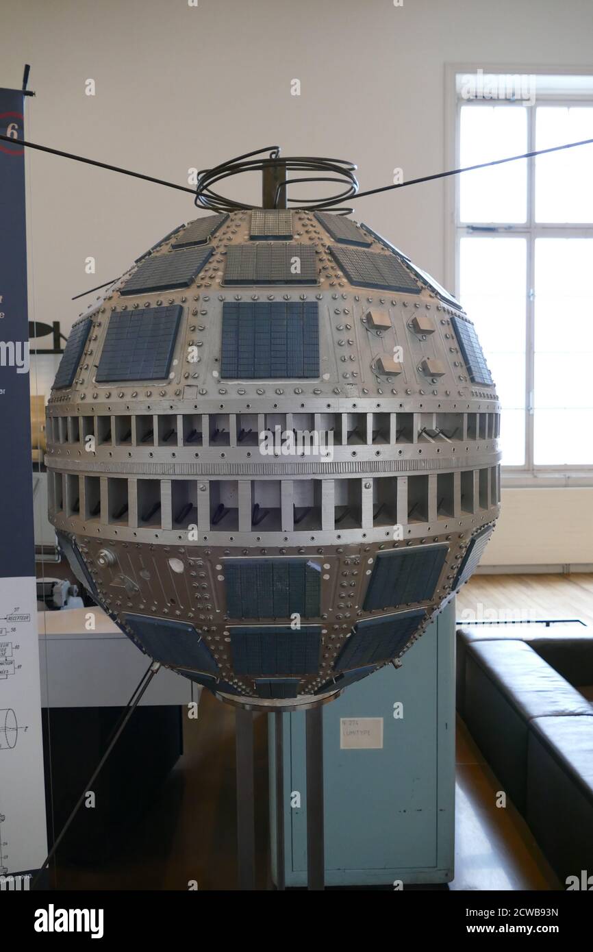 Modèle du Telstar 1, un satellite de communication lancé par la NASA le ...