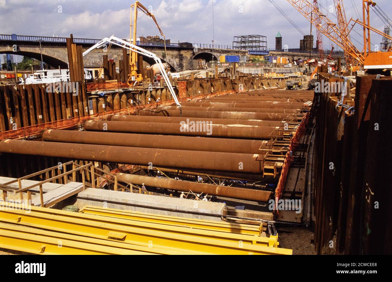 Le tunnel de liaison Limehouse qui relie la ville de Londres, Wapping ...