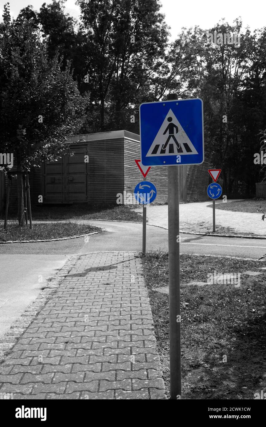 Panneau de signalisation rond point Banque de photographies et d’images ...