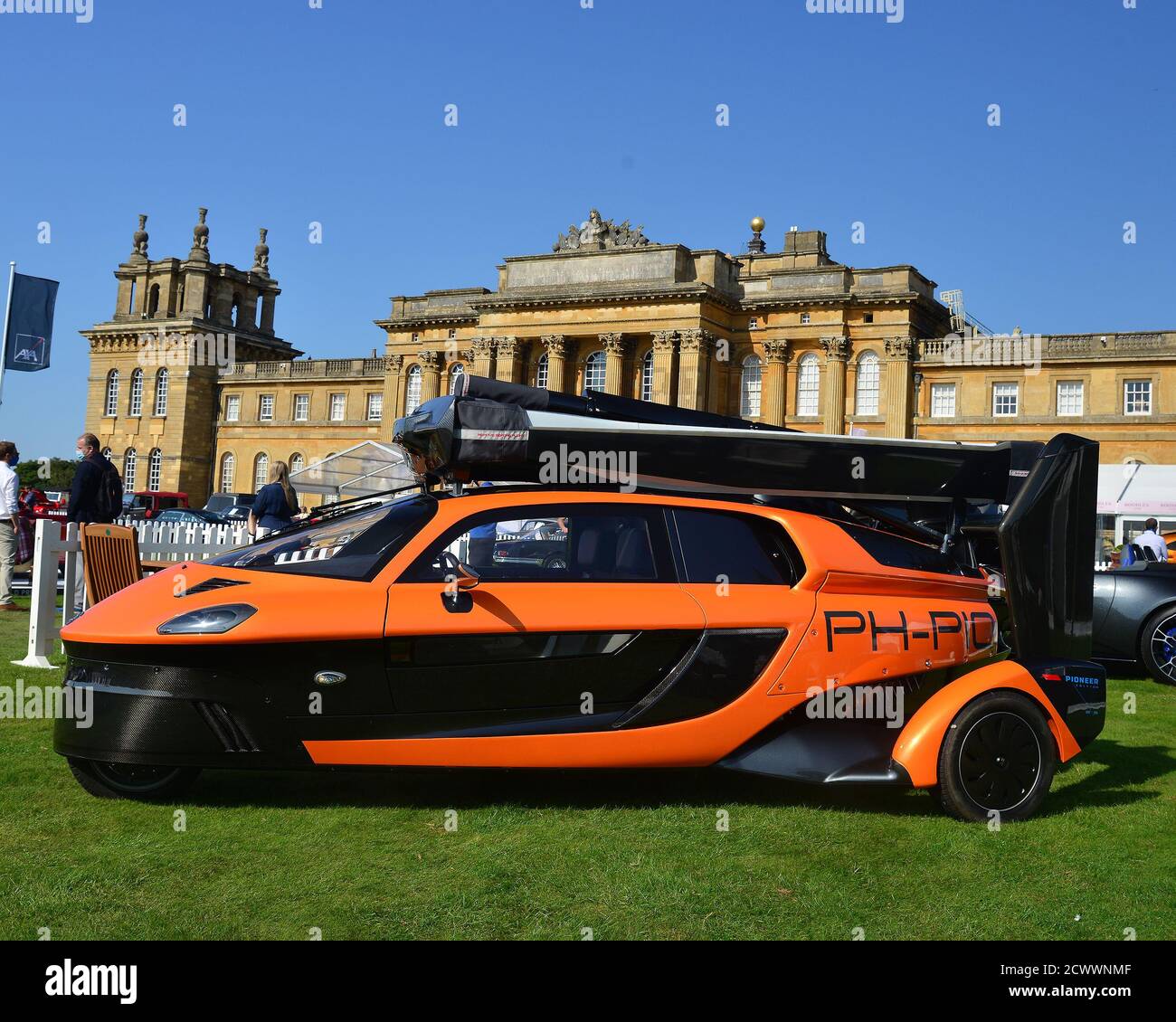 Palais des pionniers Banque de photographies et d’images à haute ...