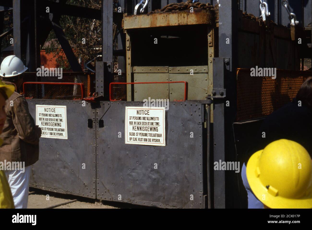 Mine cage Banque de photographies et d’images à haute résolution - Alamy