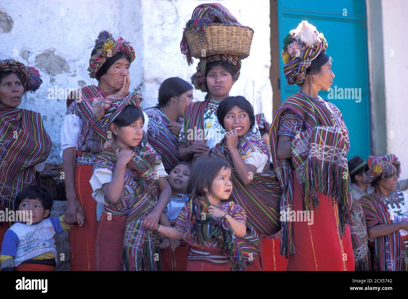 Ixil maya femmes Banque de photographies et d’images à haute résolution ...