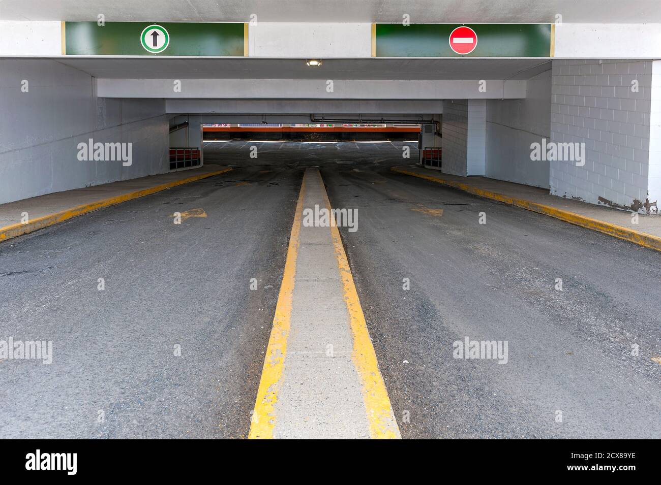 Voie souterraine Banque de photographies et d’images à haute résolution ...