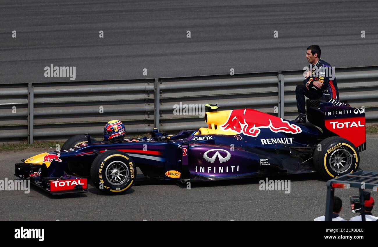 Red bull f1 truck Banque de photographies et d’images à haute ...
