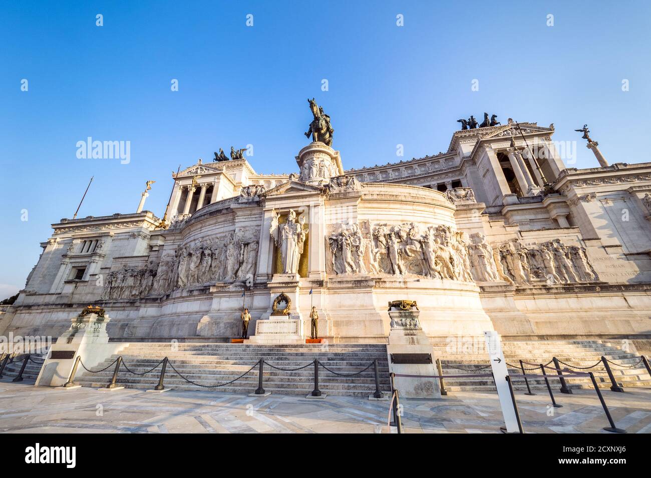 Monument au roi victor emmanuel ii rome italie monumento un Banque de ...