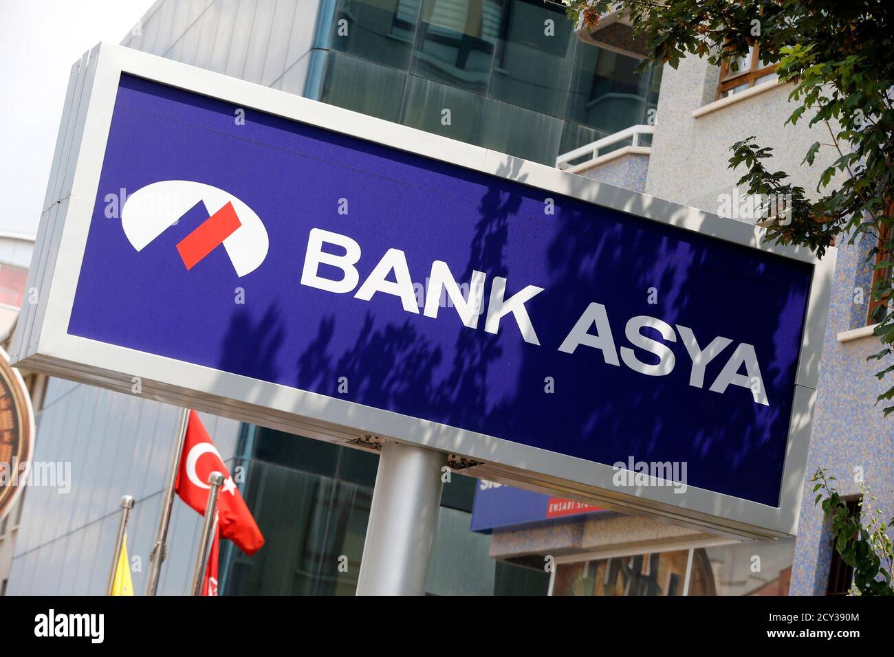 Turkish bank logo Banque de photographies et d’images à haute ...