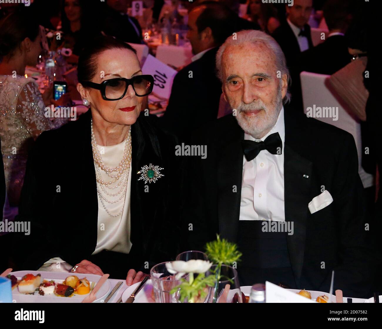 Christopher Lee Wife Birgit Kroencke Banque d'image et photos - Alamy