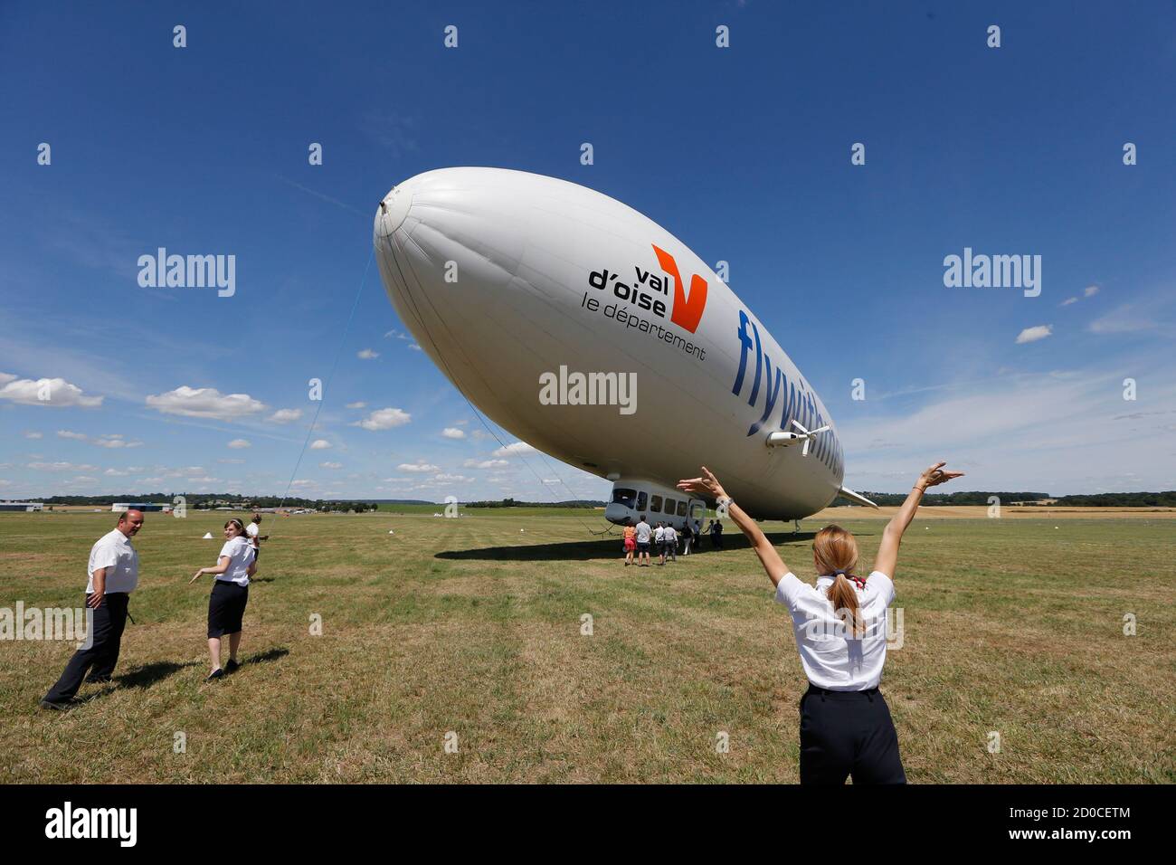 Dirigeable zeppelin nt Banque de photographies et d’images à haute ...