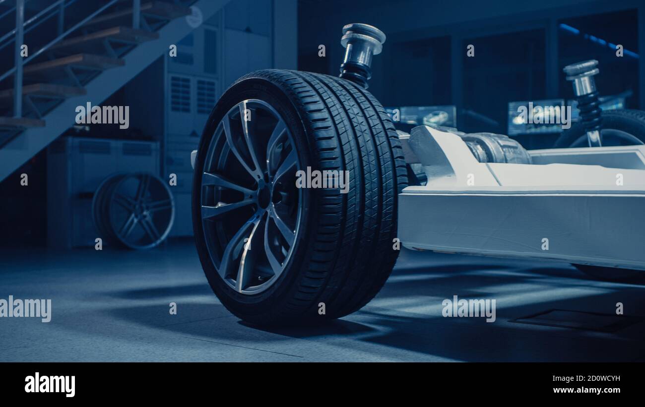 Photo du concept automobile : châssis de plateforme de voiture ...