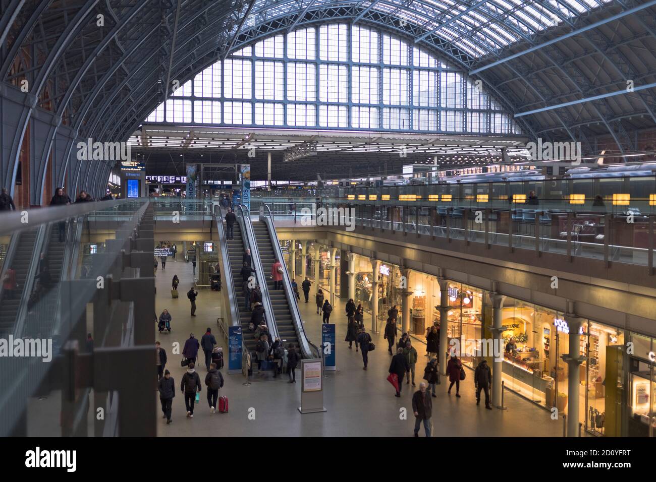 Interieur st pancras, gare Banque de photographies et d’images à haute ...