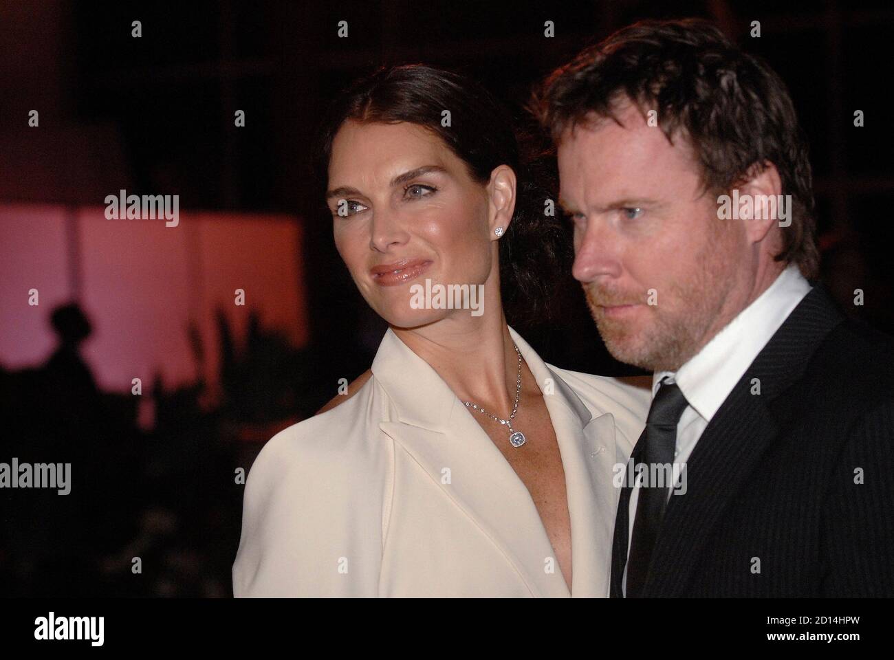 Brooke Shields And Husband Chris Henchy Banque d'image et photos - Alamy
