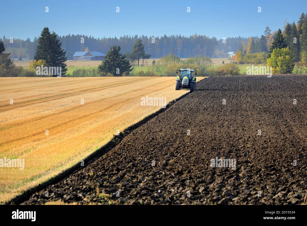 Paysage tracteur agricole Banque de photographies et d’images à haute ...