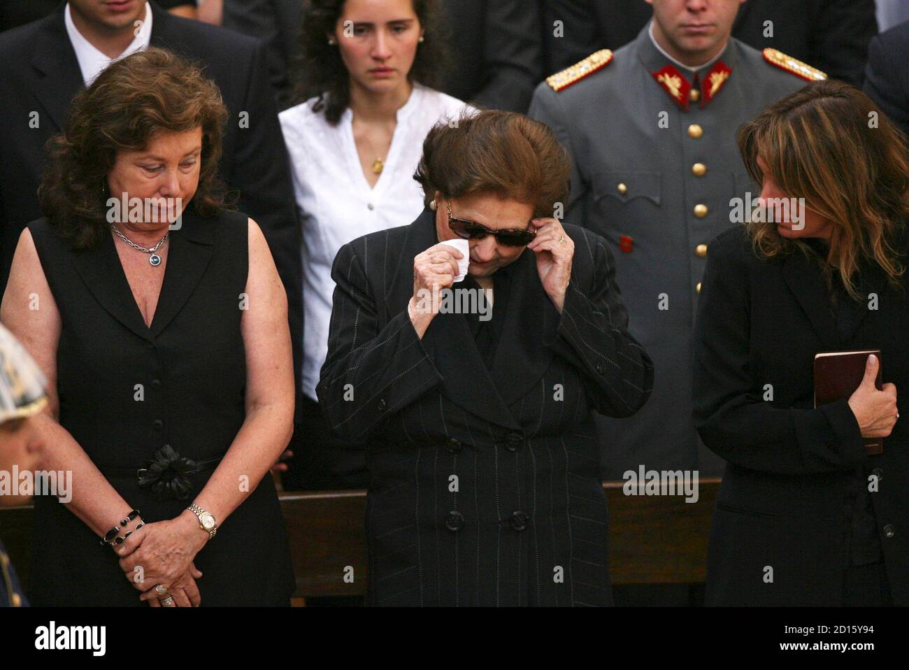 Wife augusto pinochet Banque de photographies et d’images à haute ...