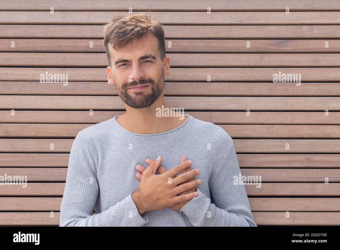 Les mains sur le coeur Banque de photographies et d’images à haute ...