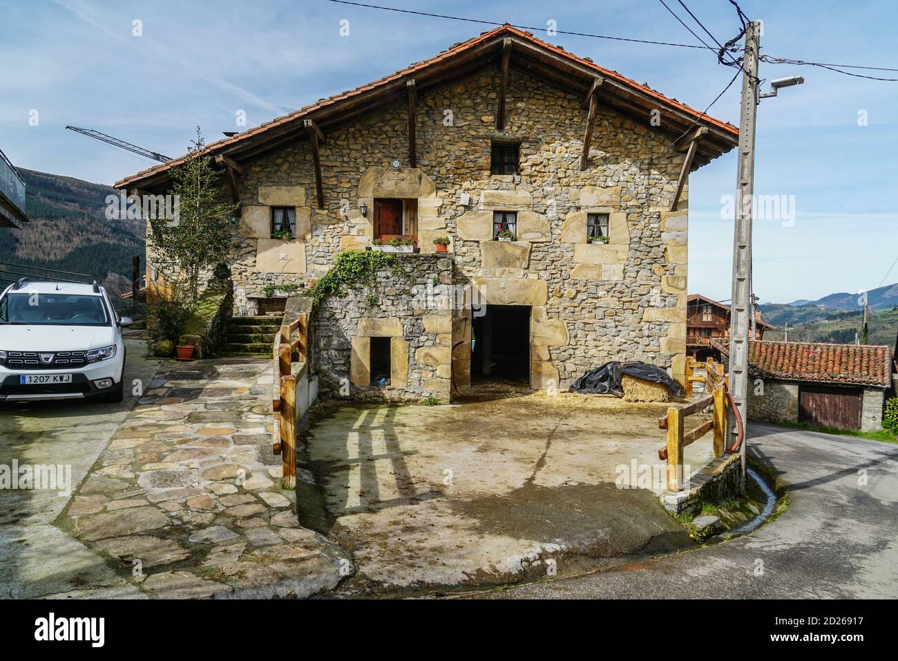 Maison basque Banque de photographies et d’images à haute résolution ...