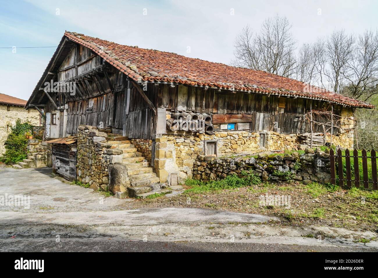 Maison basque Banque de photographies et d’images à haute résolution ...