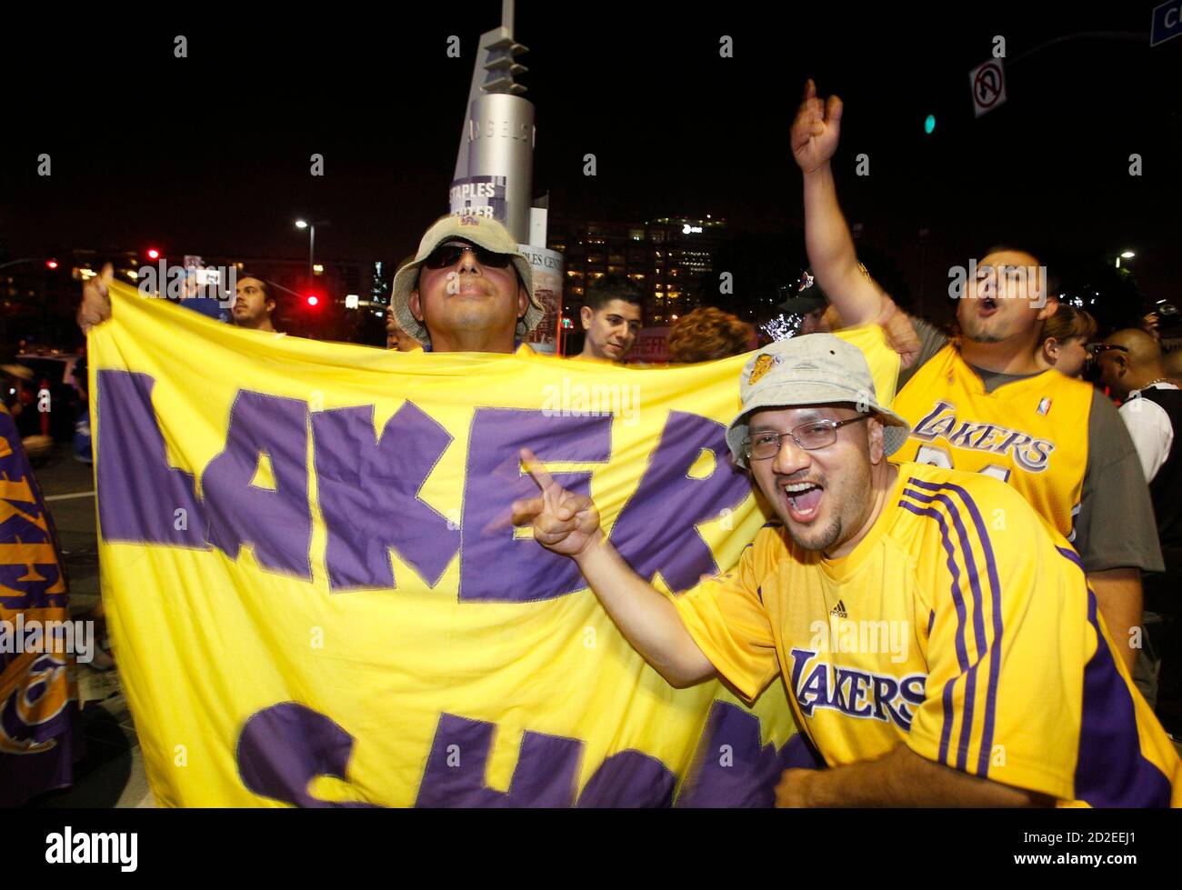 Los angeles lakers fans celebrate Banque de photographies et d’images à ...