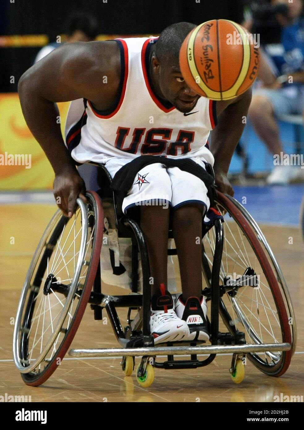 Ballon de basket en fauteuil roulant Banque de photographies et d ...