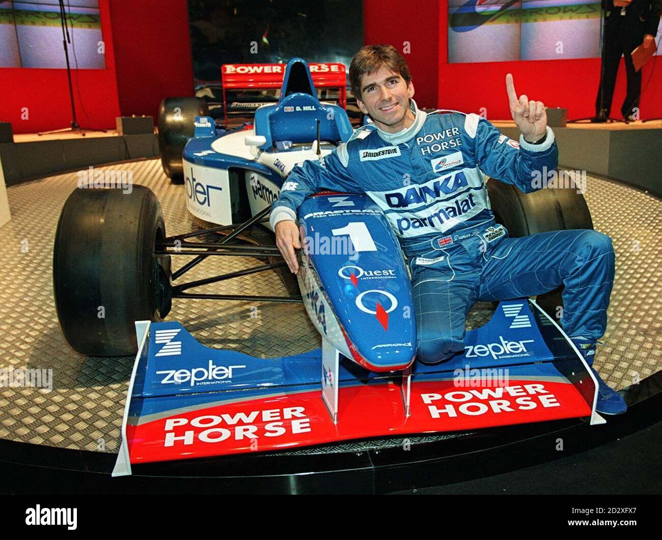 Damon Hill, champion du monde de Formule 1 avec sa nouvelle voiture ...