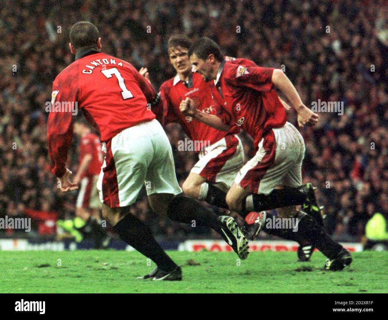 Eric cantona and roy keane Banque de photographies et d’images à haute ...