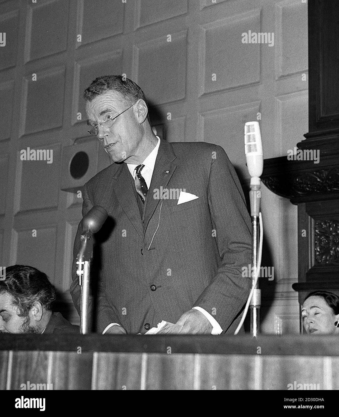 Enfants de semini Banque d'images noir et blanc - Alamy