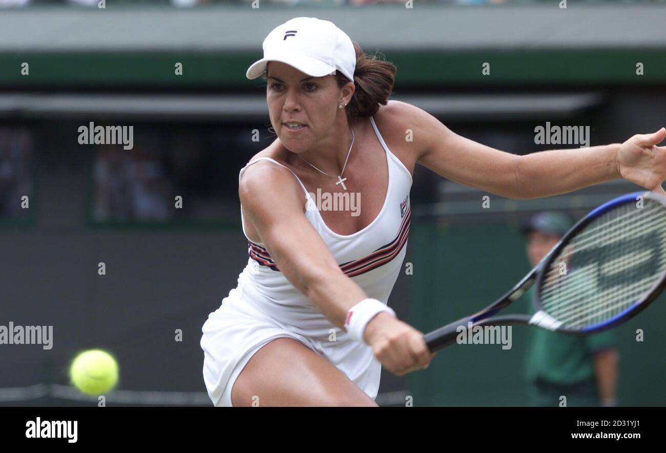Jennifer Capriati des États-Unis en action contre Sandrine Testud de ...
