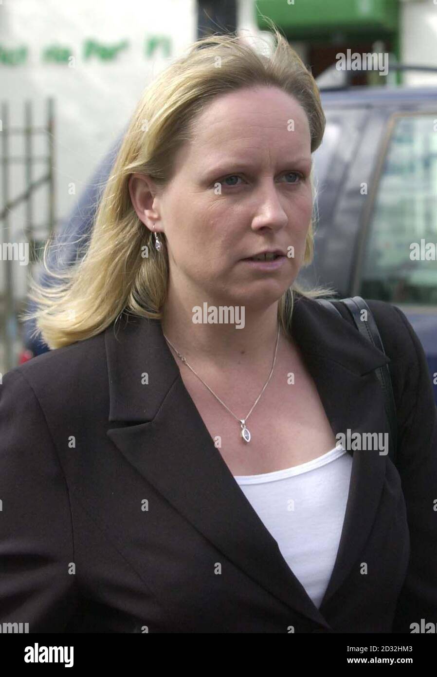 La petite amie de Mandy Jewell du défendeur David Morris devant la cour ...