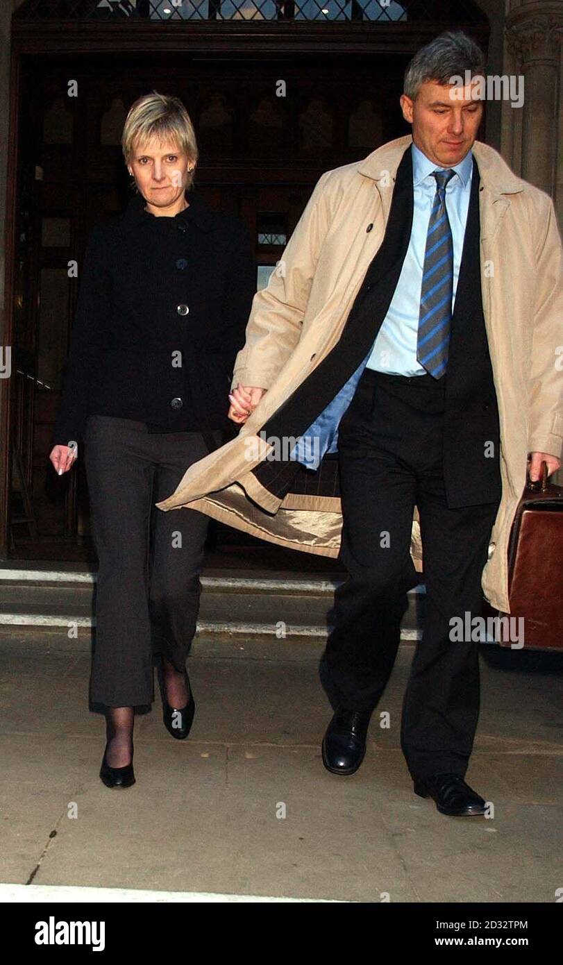 Mari stephen quitte la haute cour Banque de photographies et d’images à ...