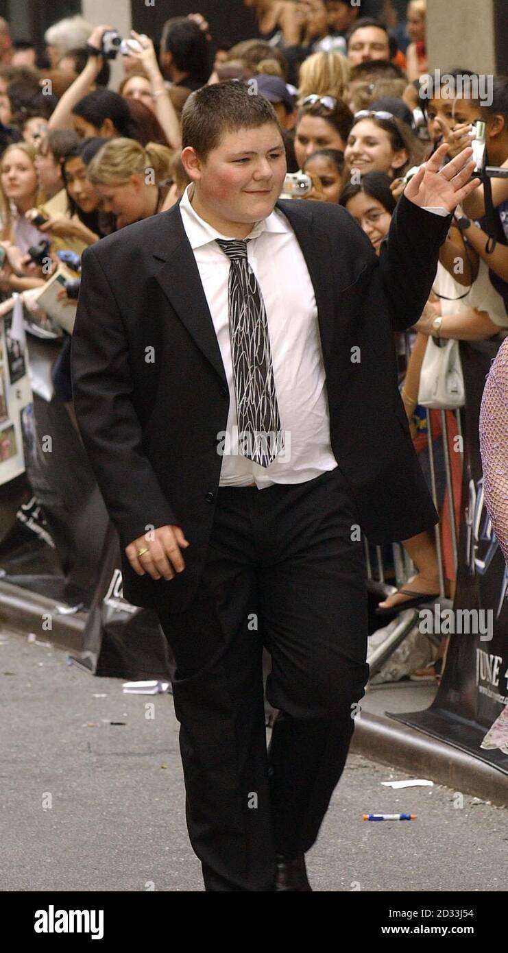 Jamie waylett qui joue vincent crabbe arrive Banque de photographies et ... Jamie waylett qui joue vincent crabbe arrive Banque de photographies et ...