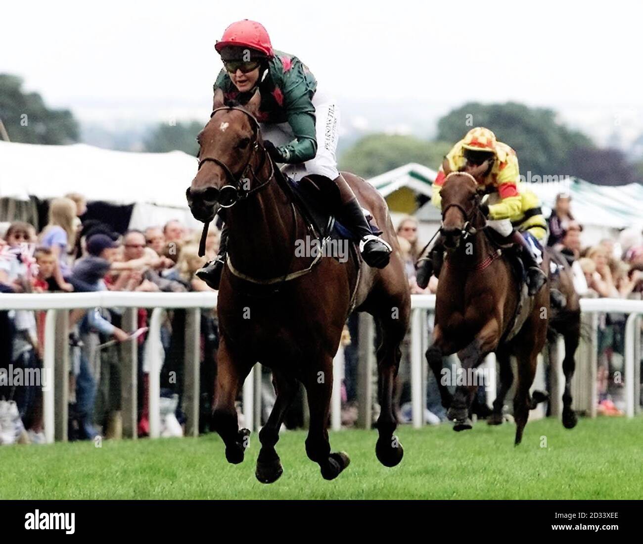 Le King's Crest, monté par Miss Sorena Brotherton, remporte les enjeux ...