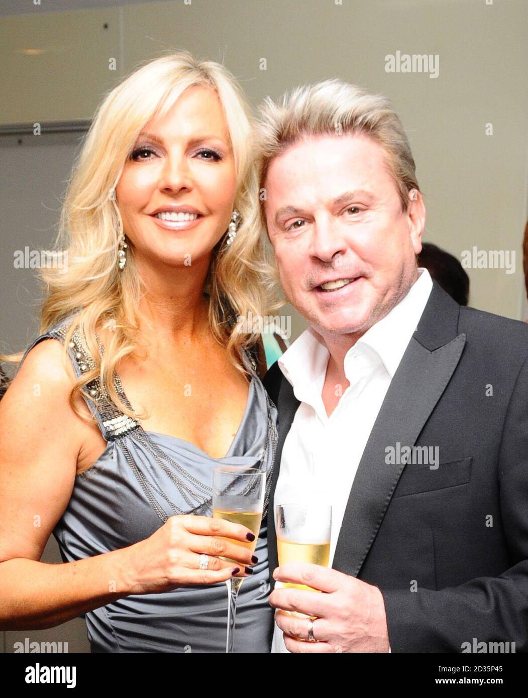 David van day femme sue moxley arrive chelsea summer party Banque de ...