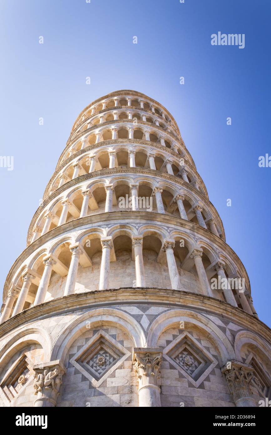 Vue sur la Tour penchée de Pise, Piazza dei Miracoli, Piazza del Duomo ...