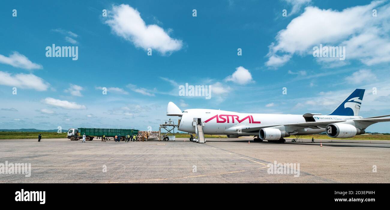 Vue panoramique d'un Boeing 747 Jumbo Jet Freighter avec une porte de ...