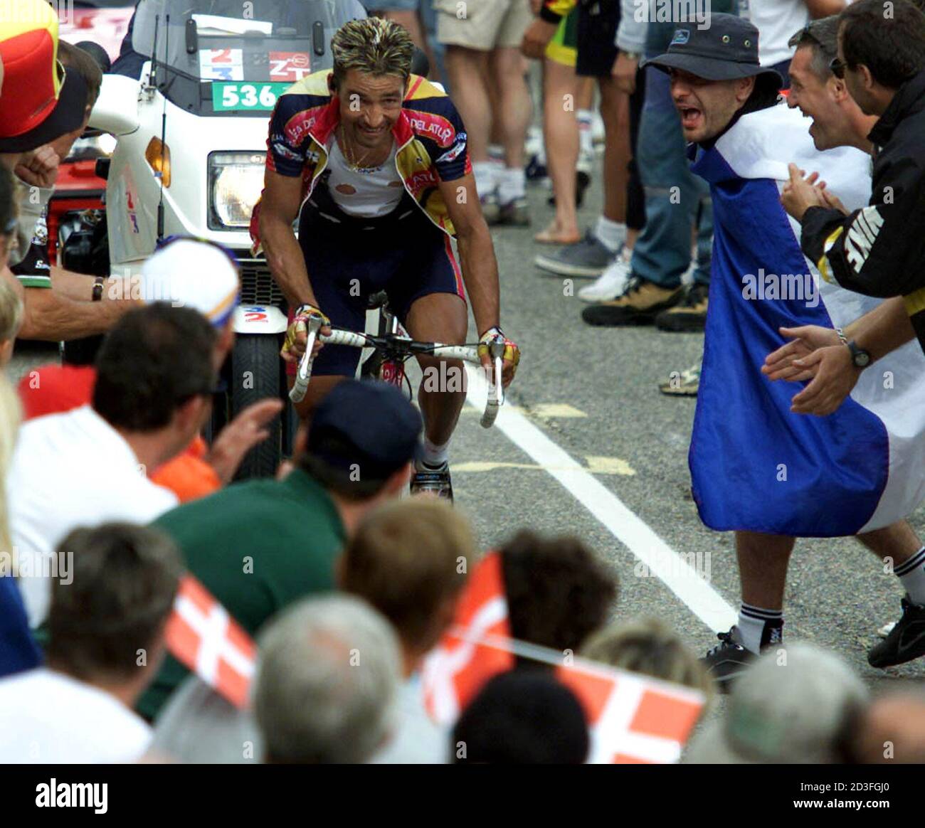 LAURENT ROUX DE FRANCE EN ACTION À L'ALPE D'HUEZ LORS DE LA 10E ÉTAPE ...