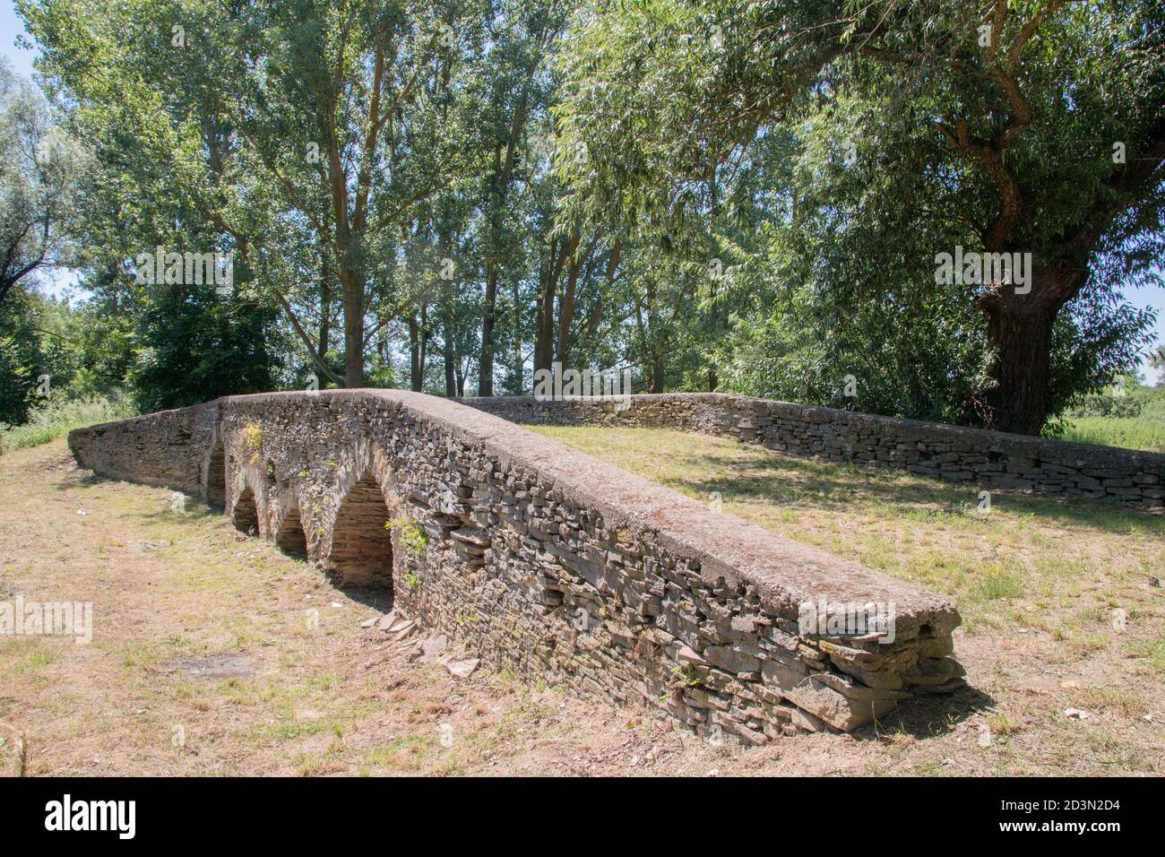 Le pont en pierre de Saint-Gotthard sur le Rivulet Ticce a été ...