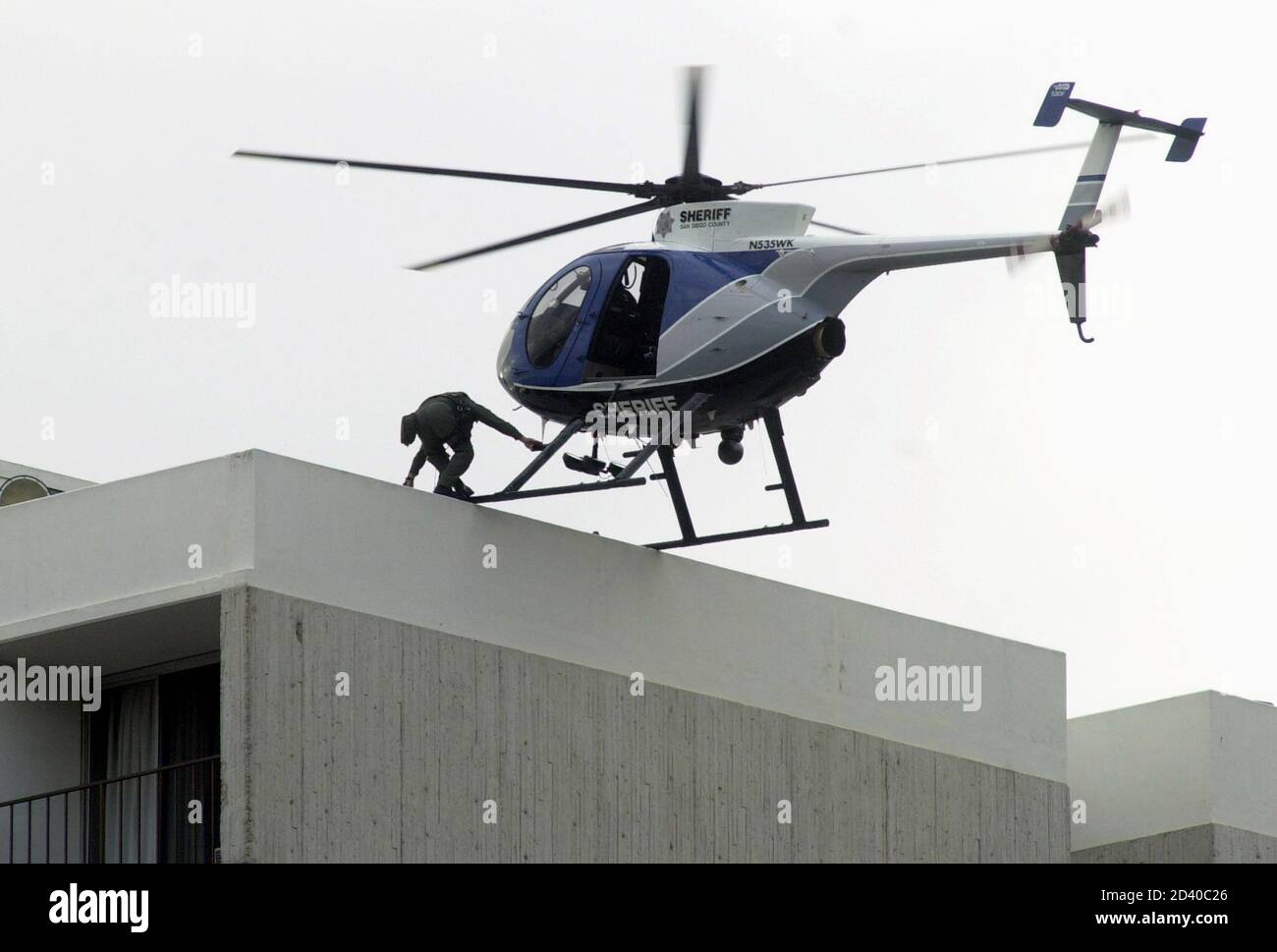 Swat team helicopter Banque de photographies et d’images à haute ...